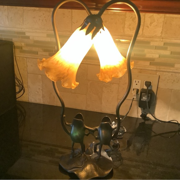 Accents | Table Lamp Bronze Frogs Standing On Lilly Pad Looking Up ...
